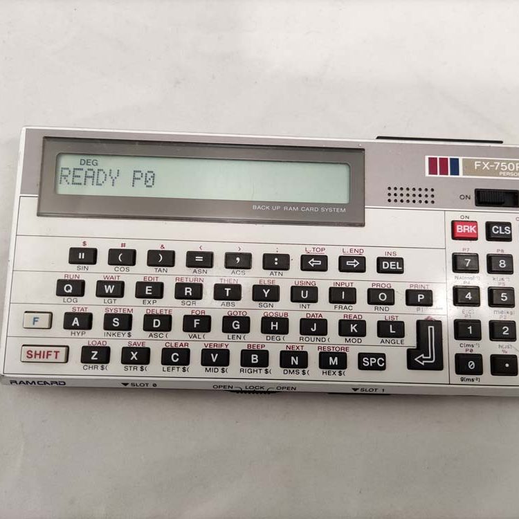 Calculadora Casio FX-750P con módulo RC-4 # 718 | Casio 880